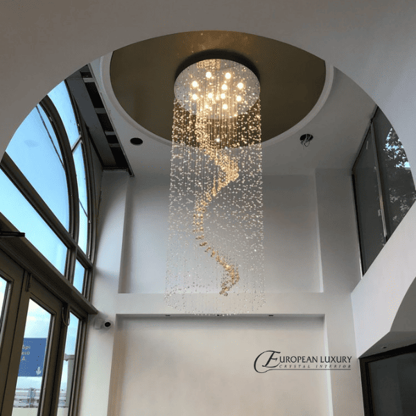 TẠI SAO NÊN DÙNG ĐÈN THẢ PHA LÊ CHO CĂN HỘ DUPLEX?